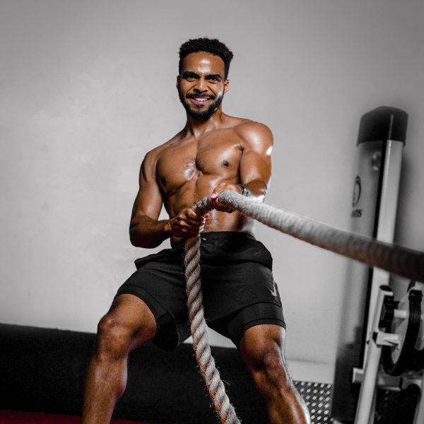 Busy lawyer William builds his incredible new body weight training 3 ...